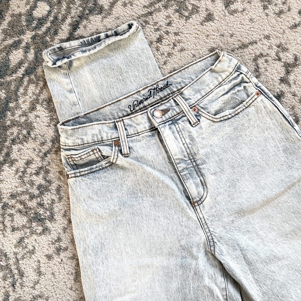 Universal Thread Light Wash Mom Jeans - Gem